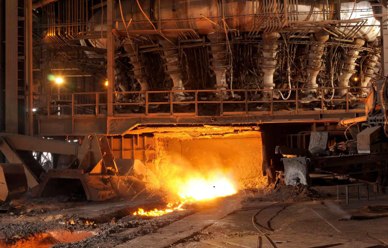 ¿Qué es un alto horno en una acería y cómo funciona? - Blog de Alutal